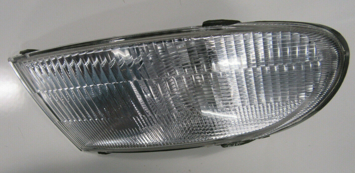 DRIVER SIDE CORNER LIGHT INDICATOR INDICATOR LAMP HOLDEN COMMODORE VR ...
