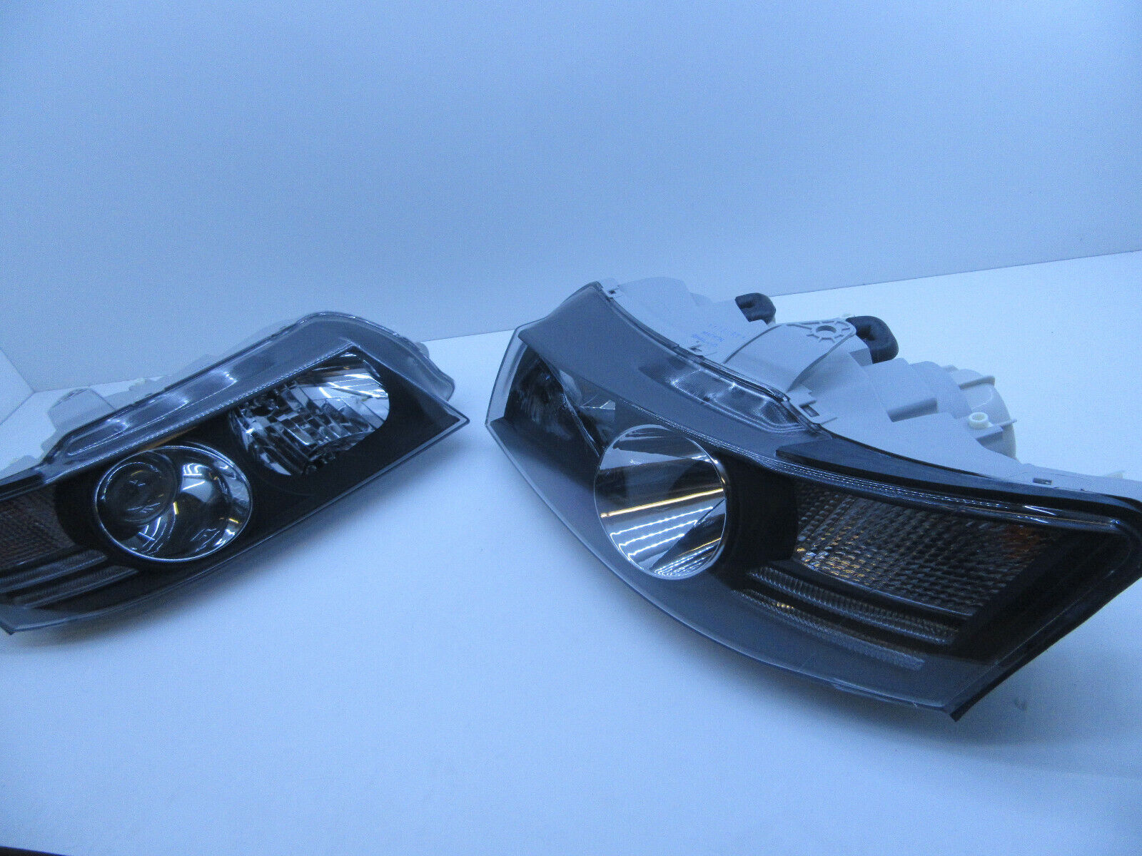 BLACK HEADLIGHTS HEAD LAMPS PAIR VZ SS HOLDEN COMMODORE PROJECTOR SS V ...
