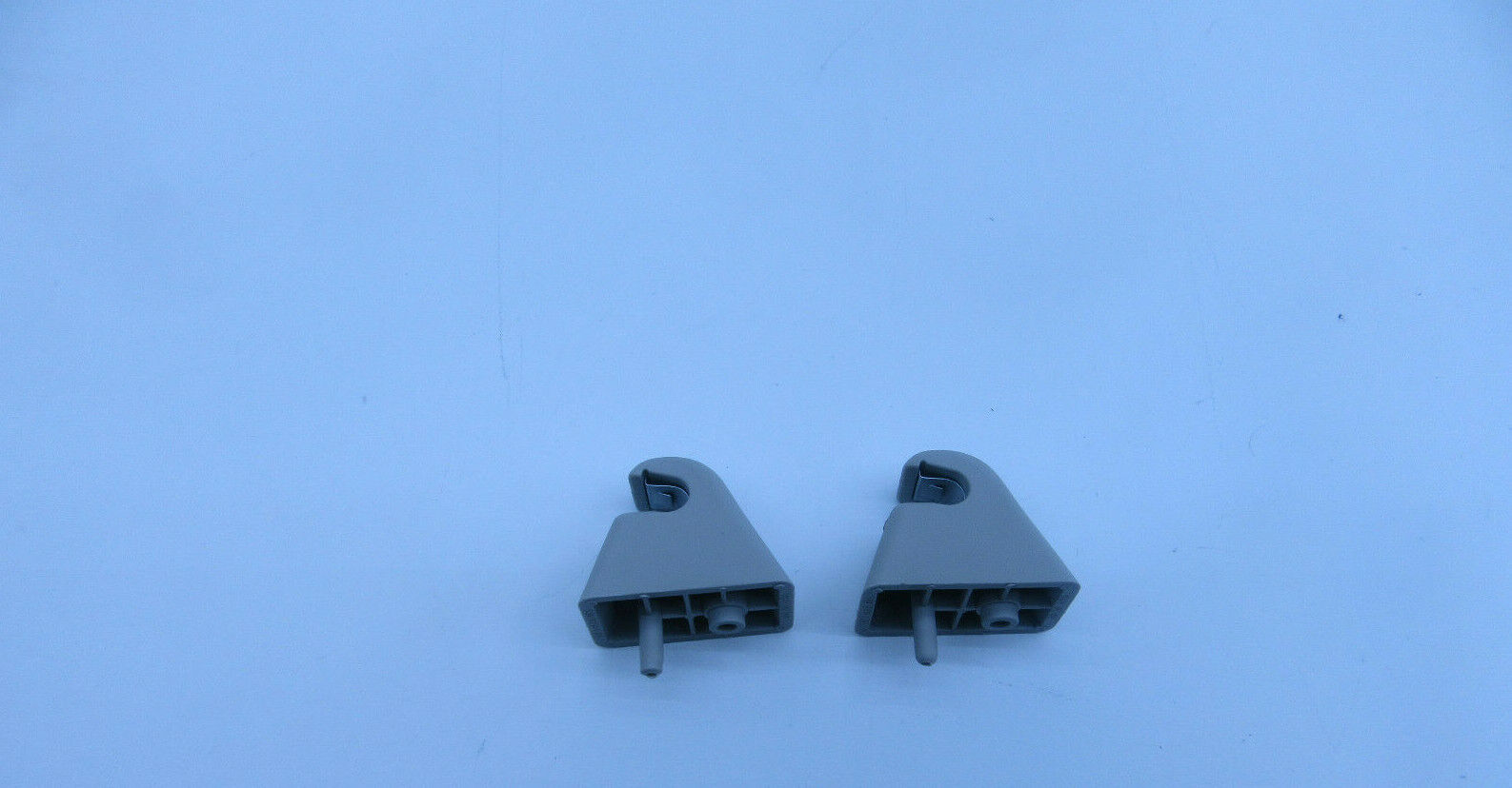 HOLDEN COMMODORE VT VX VU VY VZ SUN VISOR HOLD CLIP X2 NEW GENUINE CRE ...