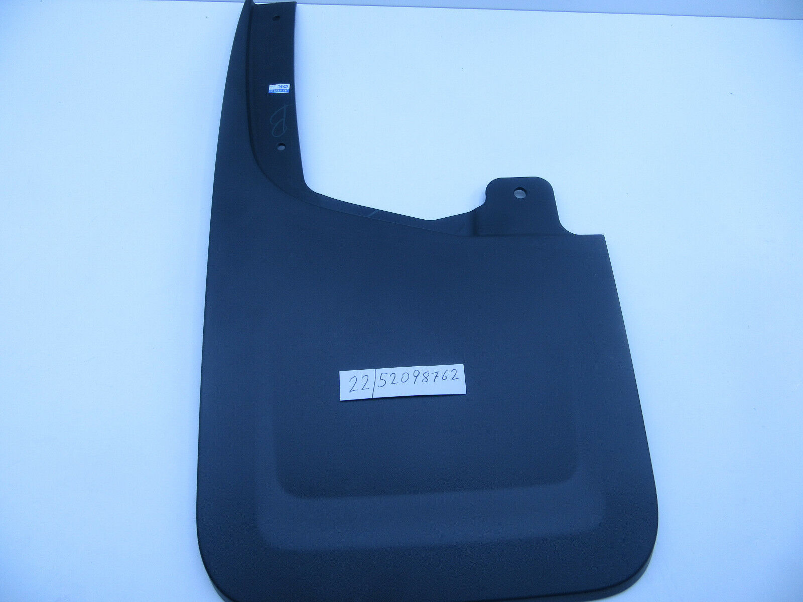 PASSENGER REAR LEFT SIDE Rear Mud Flap GENUINE HOLDEN Colorado RG HOLD ...