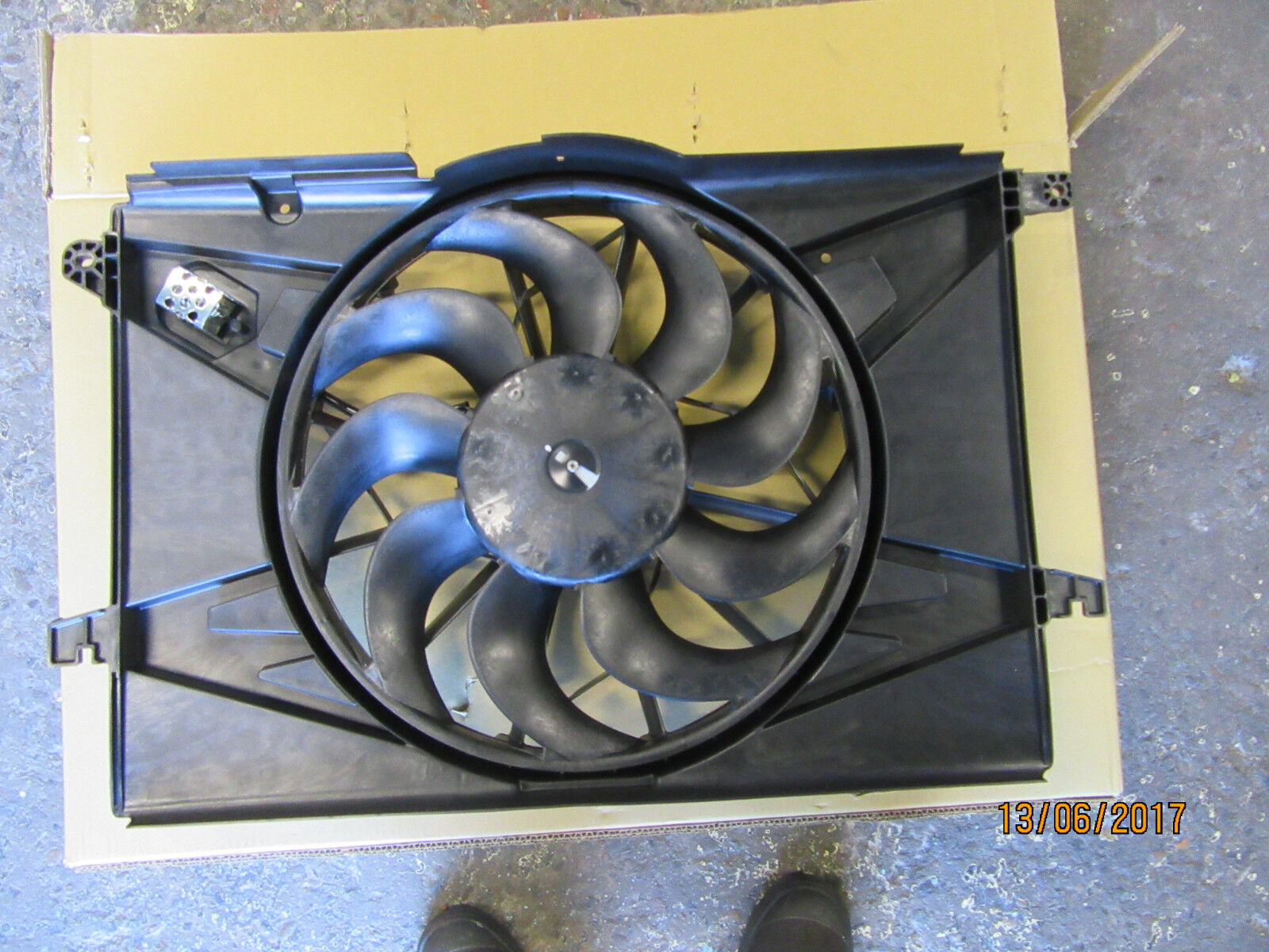 FITS FOR FORD FALCON BF FG SINGLE THERMO RADIATOR FAN ENGINE FAN COMPL ...