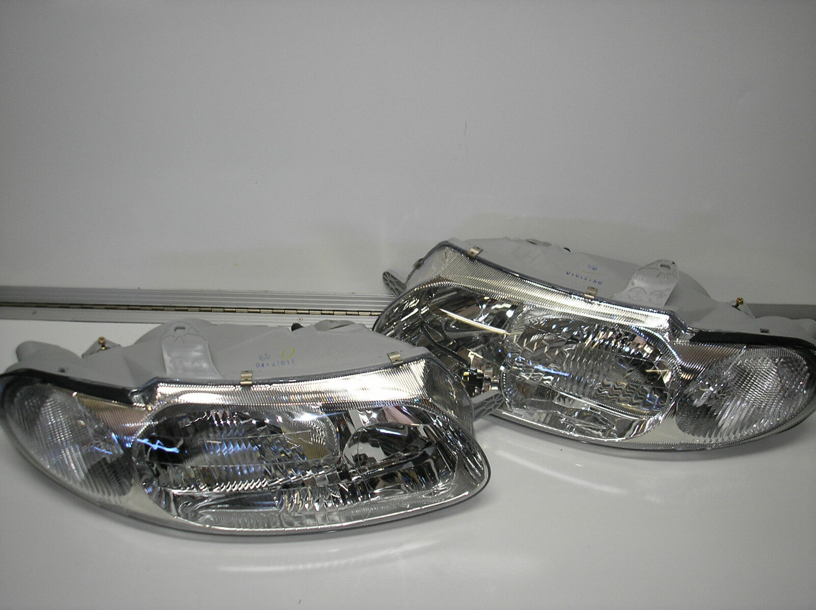 FOR HOLDEN COMMODORE VT SS CALAIS EXECUTIVE HEADLIGHTS HEAD LAMP BRAND ...